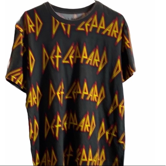Def Leppard | Shirts | Def Leppard Graphic Logo Band Tee | Poshmark